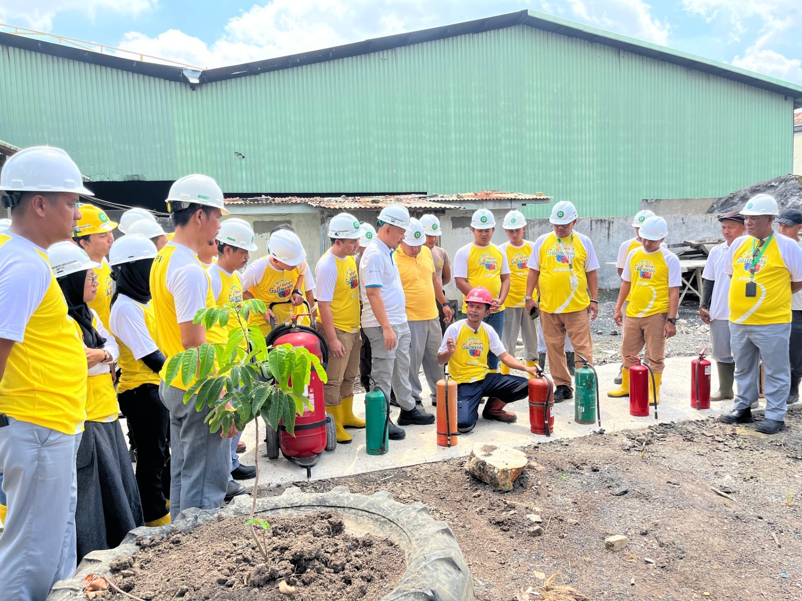 Enhancing Emergency Preparedness and Safety Through APAR Training at PT ...